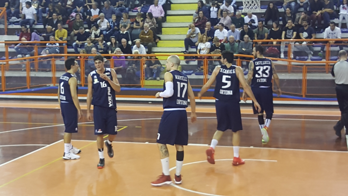 LA WE'RE SI ARRENDE SOLO NEL FINALE, IL DERBY VA A PESCARA LA WE'RE SI ARRENDE SOLO NEL FINALE, IL DERBY VA A PESCARA